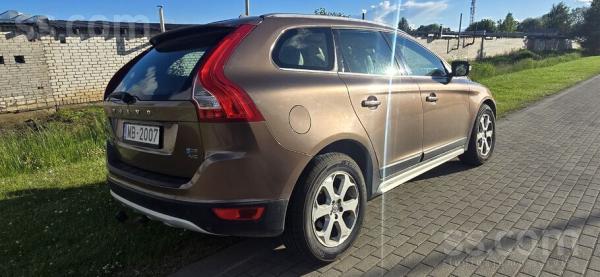 Brūns Volvo XC60 2009 Valmiera, ar dzinēja tilpumu 2.40 L un nobraukumu 339 tūkst. km par 5200 €, foto 3 vietnē AUTOMOTO.COM.LV