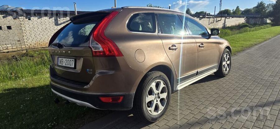 Brūns Volvo XC60 2009 Valmiera, ar dzinēja tilpumu 2.40 L un nobraukumu 339 tūkst. km par 5200 €, foto 4 vietnē AUTOMOTO.COM.LV