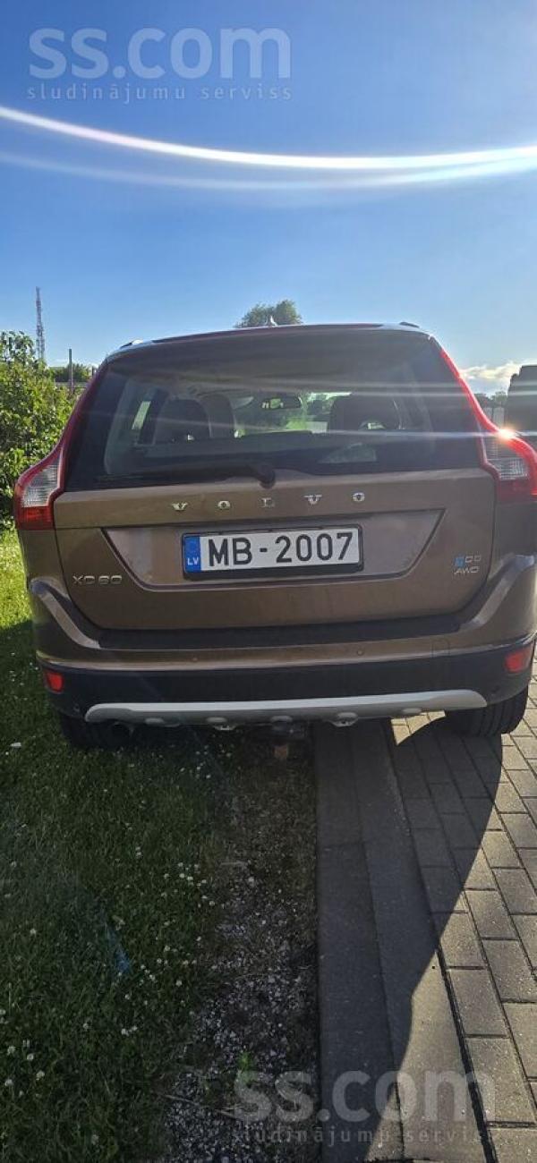 Brūns Volvo XC60 2009 Valmiera, ar dzinēja tilpumu 2.40 L un nobraukumu 339 tūkst. km par 5200 €, foto 4 vietnē AUTOMOTO.COM.LV