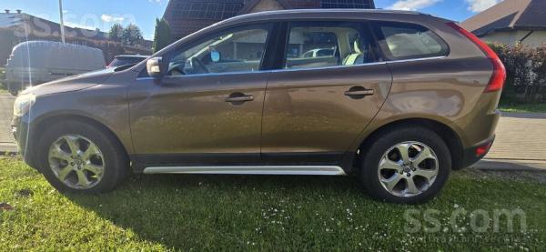 Brūns Volvo XC60 2009 Valmiera, ar dzinēja tilpumu 2.40 L un nobraukumu 339 tūkst. km par 5200 €, foto 5 vietnē AUTOMOTO.COM.LV