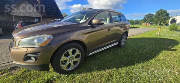 Brūns Volvo XC60 2009 Valmiera, ar dzinēja tilpumu 2.40 L un nobraukumu 339 tūkst. km par 5200 €, foto 6 vietnē AUTOMOTO.COM.LV