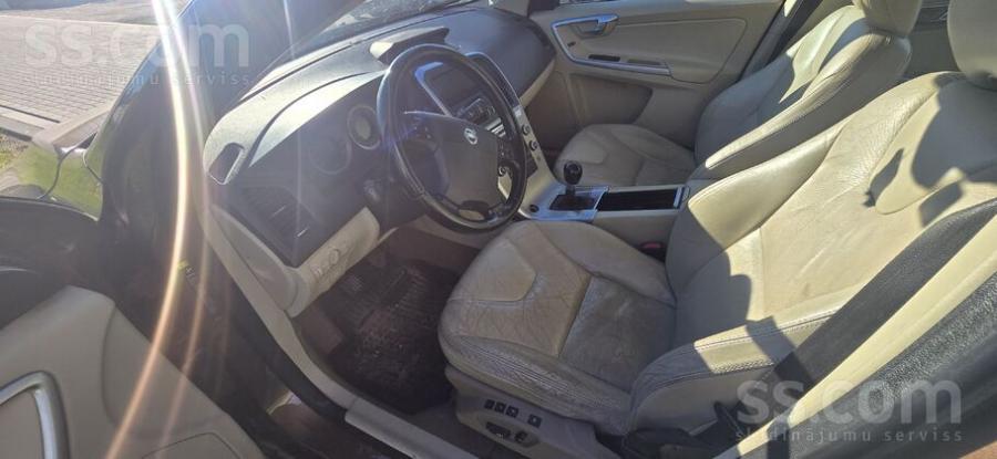 Brūns Volvo XC60 2009 Valmiera, ar dzinēja tilpumu 2.40 L un nobraukumu 339 tūkst. km par 5200 €, foto 9 vietnē AUTOMOTO.COM.LV