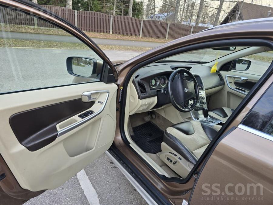 Brūns Volvo XC60 2009 Rīga, ar dzinēja tilpumu 2.40 L un nobraukumu 309 tūkst. km par 7700 €, foto 8 vietnē AUTOMOTO.COM.LV
