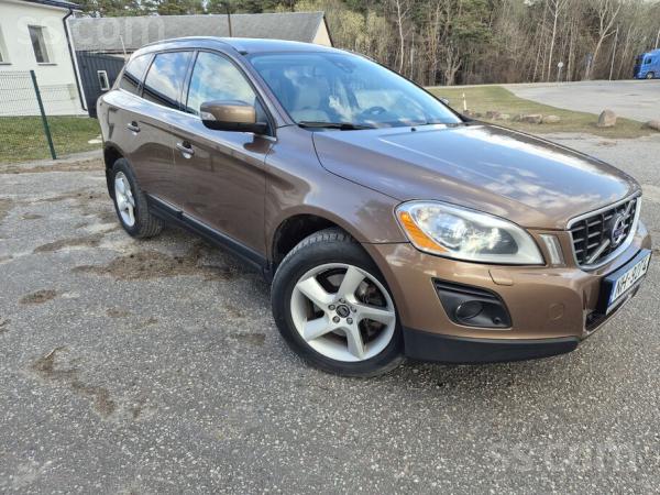 Brūns Volvo XC60 2009 Kuldīga, ar dzinēja tilpumu 2.40 L un nobraukumu 325 tūkst. km par 6800 €, foto 1 vietnē AUTOMOTO.COM.LV