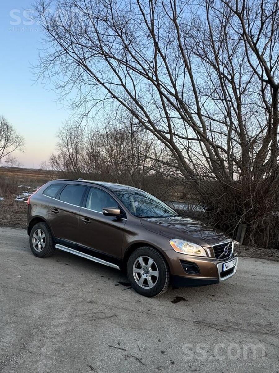 Brūns Volvo XC60 2009 Daugavpils, ar dzinēja tilpumu 2.40 L un nobraukumu 292 tūkst. km par 7700 €, foto 1 vietnē AUTOMOTO.COM.LV