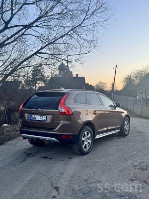 Brūns Volvo XC60 2009 Daugavpils, ar dzinēja tilpumu 2.40 L un nobraukumu 292 tūkst. km par 7700 €, foto 9 vietnē AUTOMOTO.COM.LV