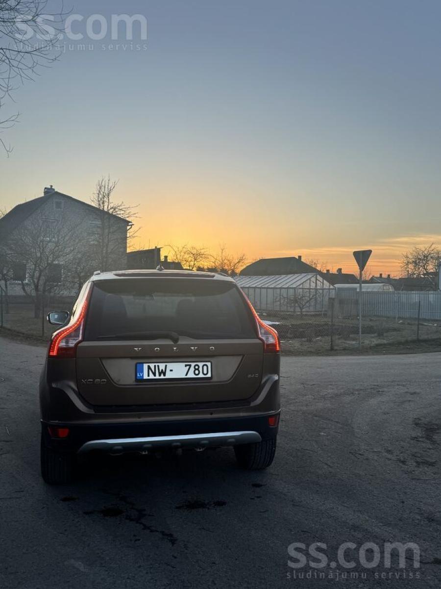 Brūns Volvo XC60 2009 Daugavpils, ar dzinēja tilpumu 2.40 L un nobraukumu 292 tūkst. km par 7700 €, foto 10 vietnē AUTOMOTO.COM.LV