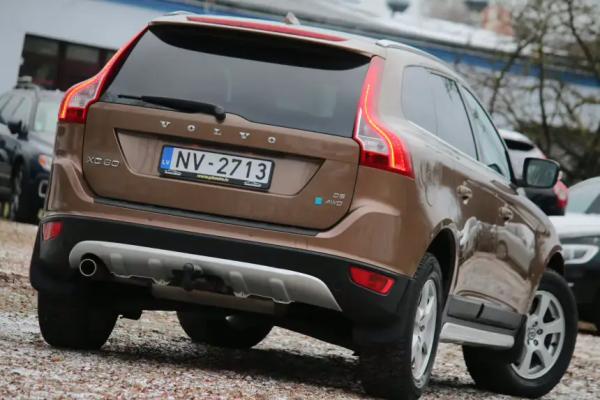 Brūns Volvo XC60 2009 Rīga, ar dzinēja tilpumu 2.40 L un nobraukumu 212 tūkst. km par 8999 €, foto 2 vietnē AUTOMOTO.COM.LV