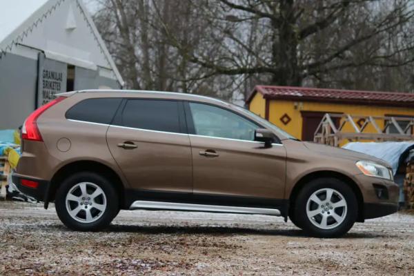 Brūns Volvo XC60 2009 Rīga, ar dzinēja tilpumu 2.40 L un nobraukumu 212 tūkst. km par 8999 €, foto 6 vietnē AUTOMOTO.COM.LV