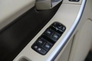 Коричневый Вольво ХС60 2009 в Рига, объемом двигателя 2.40 л и пробегом 212 тыс. км за 8999 €, фото 9 на AUTOMOTO.COM.LV