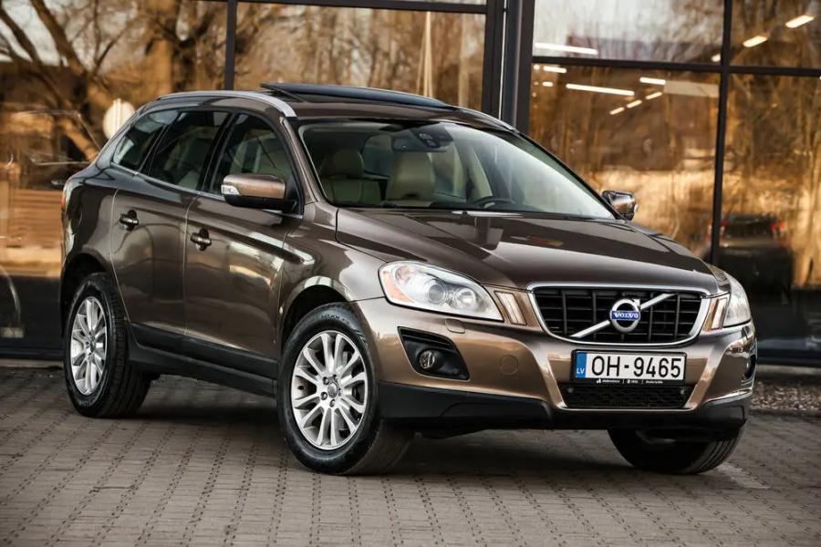 Brown Volvo XC60 2009 in Jelgava, with an engine capacity of 2.40 L and mileage of 284 thousand km for 7990 €, photo 11 on AUTOMOTO.COM.LV