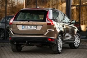 Brown Volvo XC60 2009 in Jelgava, with an engine capacity of 2.40 L and mileage of 284 thousand km for 7990 €, photo 13 on AUTOMOTO.COM.LV
