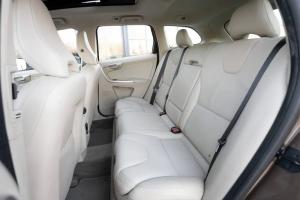 Brown Volvo XC60 2009 in Jelgava, with an engine capacity of 2.40 L and mileage of 284 thousand km for 7990 €, photo 18 on AUTOMOTO.COM.LV