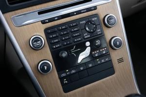 Brown Volvo XC60 2009 in Jelgava, with an engine capacity of 2.40 L and mileage of 284 thousand km for 7990 €, photo 28 on AUTOMOTO.COM.LV