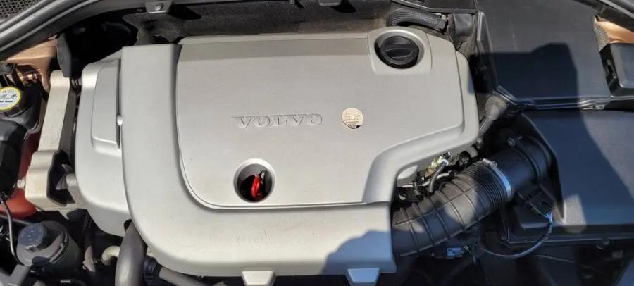 Brūns Volvo XC60 2009 Rīga, ar dzinēja tilpumu 2.40 L un nobraukumu 265 tūkst. km par 9990 €, foto 9 vietnē AUTOMOTO.COM.LV