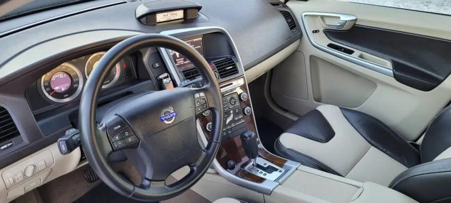Brūns Volvo XC60 2009 Rīga, ar dzinēja tilpumu 2.40 L un nobraukumu 265 tūkst. km par 9990 €, foto 14 vietnē AUTOMOTO.COM.LV