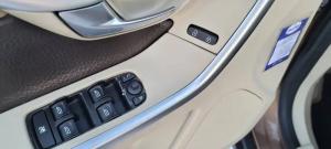 Brūns Volvo XC60 2009 Rīga, ar dzinēja tilpumu 2.40 L un nobraukumu 265 tūkst. km par 9990 €, foto 18 vietnē AUTOMOTO.COM.LV
