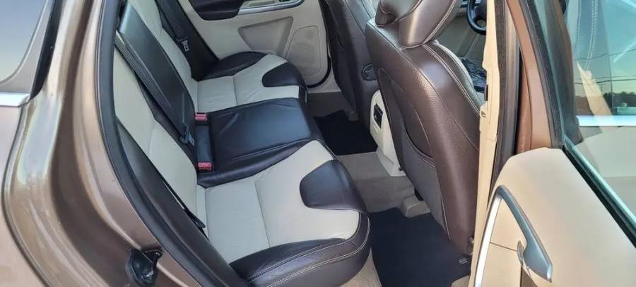 Brūns Volvo XC60 2009 Rīga, ar dzinēja tilpumu 2.40 L un nobraukumu 265 tūkst. km par 9990 €, foto 22 vietnē AUTOMOTO.COM.LV