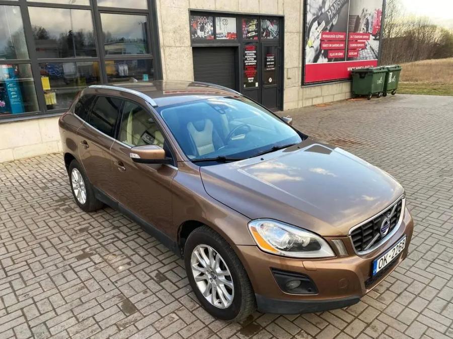 Brūns Volvo XC60 2009 Cēsis, ar dzinēja tilpumu 2.40 L un nobraukumu 319 tūkst. km par 7899 €, foto 5 vietnē AUTOMOTO.COM.LV