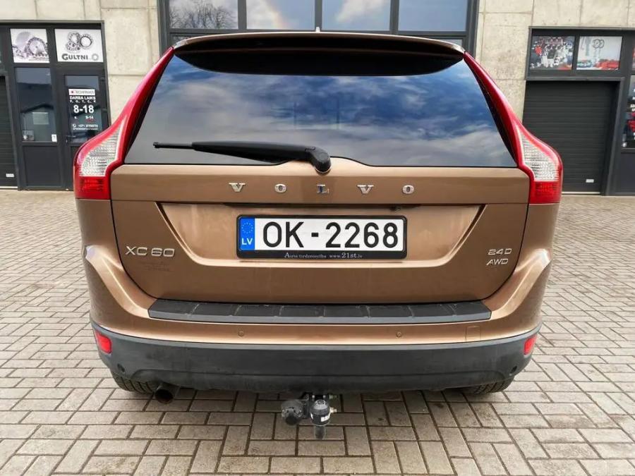 Brūns Volvo XC60 2009 Cēsis, ar dzinēja tilpumu 2.40 L un nobraukumu 319 tūkst. km par 7899 €, foto 11 vietnē AUTOMOTO.COM.LV