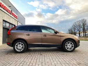 Brūns Volvo XC60 2009 Cēsis, ar dzinēja tilpumu 2.40 L un nobraukumu 319 tūkst. km par 7899 €, foto 13 vietnē AUTOMOTO.COM.LV