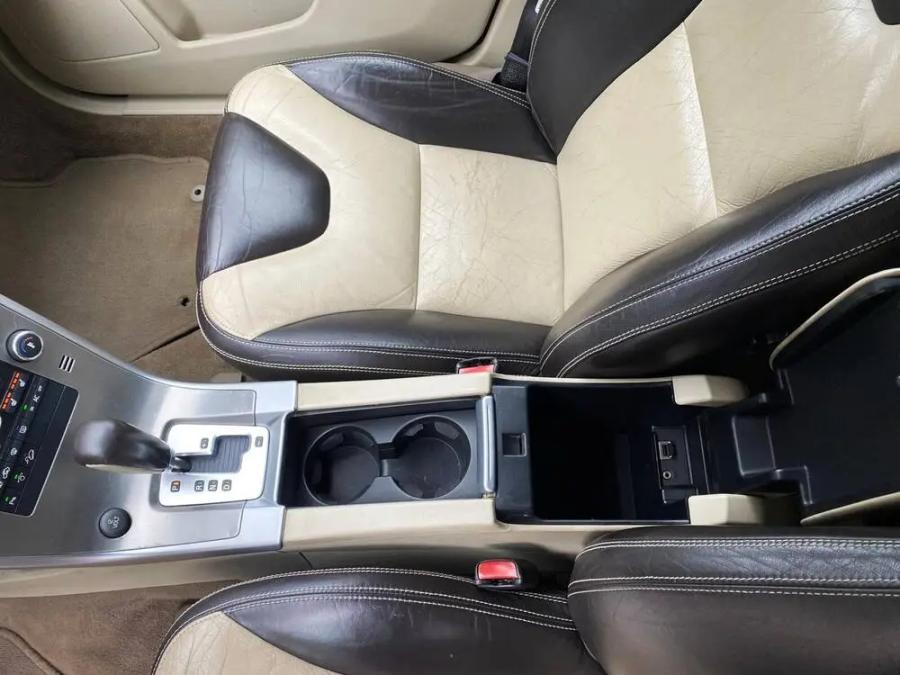 Brūns Volvo XC60 2009 Cēsis, ar dzinēja tilpumu 2.40 L un nobraukumu 319 tūkst. km par 7899 €, foto 17 vietnē AUTOMOTO.COM.LV