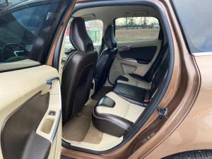 Brūns Volvo XC60 2009 Cēsis, ar dzinēja tilpumu 2.40 L un nobraukumu 319 tūkst. km par 7899 €, foto 23 vietnē AUTOMOTO.COM.LV