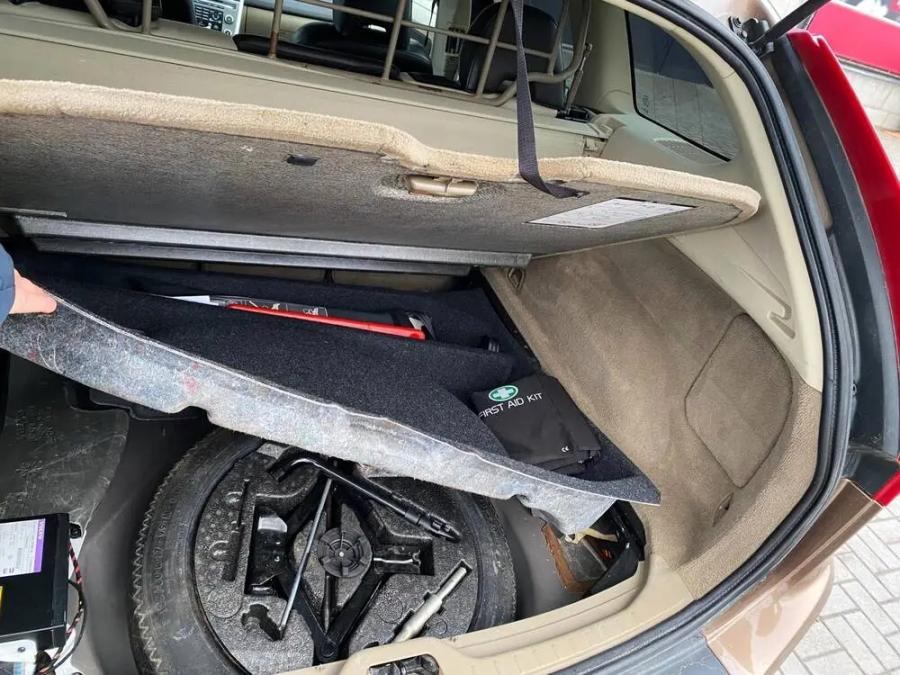 Brūns Volvo XC60 2009 Cēsis, ar dzinēja tilpumu 2.40 L un nobraukumu 319 tūkst. km par 7899 €, foto 25 vietnē AUTOMOTO.COM.LV
