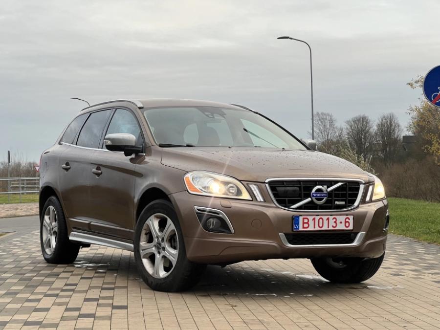 Brūns Volvo XC60 2009 Rīga, ar dzinēja tilpumu 2.40 L un nobraukumu 303 tūkst. km par 8295 €, foto 1 vietnē AUTOMOTO.COM.LV