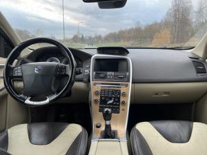 Brūns Volvo XC60 2009 Rīga, ar dzinēja tilpumu 2.40 L un nobraukumu 303 tūkst. km par 8295 €, foto 3 vietnē AUTOMOTO.COM.LV