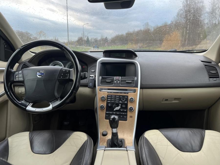 Brūns Volvo XC60 2009 Rīga, ar dzinēja tilpumu 2.40 L un nobraukumu 303 tūkst. km par 8295 €, foto 3 vietnē AUTOMOTO.COM.LV