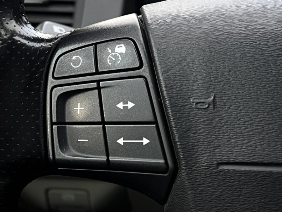 Brūns Volvo XC60 2009 Rīga, ar dzinēja tilpumu 2.40 L un nobraukumu 303 tūkst. km par 8295 €, foto 7 vietnē AUTOMOTO.COM.LV
