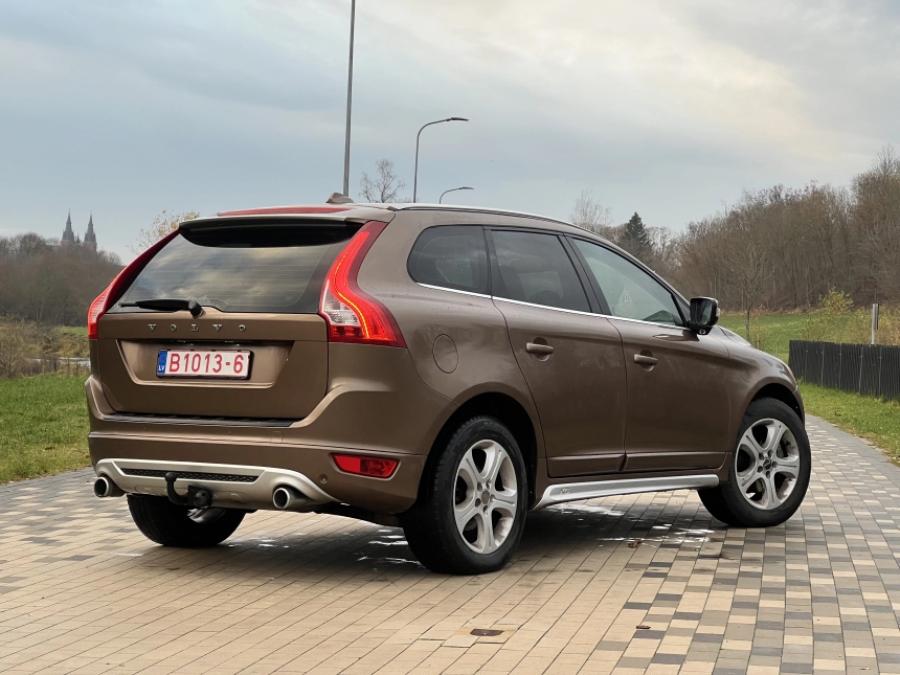 Brūns Volvo XC60 2009 Rīga, ar dzinēja tilpumu 2.40 L un nobraukumu 303 tūkst. km par 8295 €, foto 10 vietnē AUTOMOTO.COM.LV