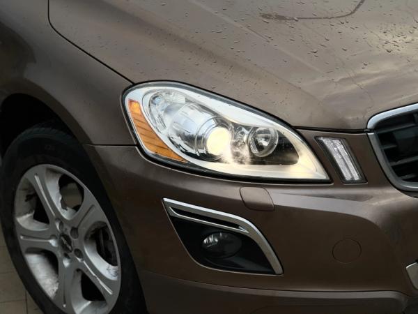 Brūns Volvo XC60 2009 Rīga, ar dzinēja tilpumu 2.40 L un nobraukumu 303 tūkst. km par 8295 €, foto 10 vietnē AUTOMOTO.COM.LV