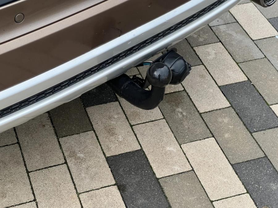 Brūns Volvo XC60 2009 Rīga, ar dzinēja tilpumu 2.40 L un nobraukumu 303 tūkst. km par 8295 €, foto 14 vietnē AUTOMOTO.COM.LV