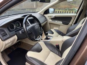 Brūns Volvo XC60 2009 Rīga, ar dzinēja tilpumu 2.40 L un nobraukumu 303 tūkst. km par 8295 €, foto 16 vietnē AUTOMOTO.COM.LV