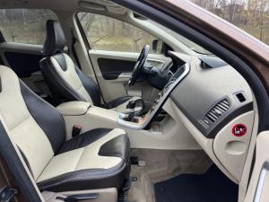 Brūns Volvo XC60 2009 Rīga, ar dzinēja tilpumu 2.40 L un nobraukumu 303 tūkst. km par 8295 €, foto 19 vietnē AUTOMOTO.COM.LV