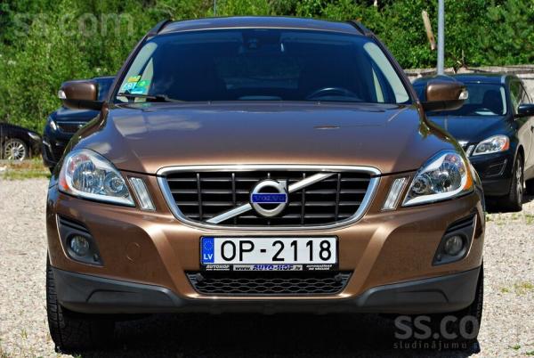 Brown Volvo XC60 2009 in Tukums, with an engine capacity of 2.40 L and mileage of 254 thousand km for 7900 €, photo 3 on AUTOMOTO.COM.LV