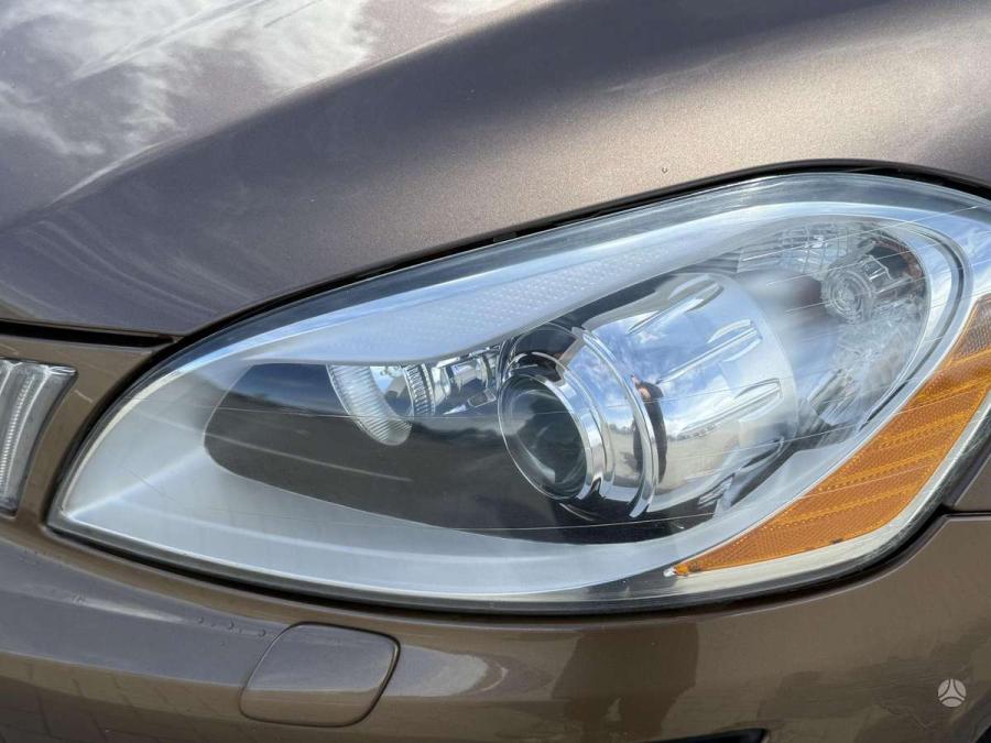Brown Volvo XC60 2009 in Taurage, with an engine capacity of 2.40 L and mileage of 269 thousand km for 4500 €, photo 8 on AUTOMOTO.COM.LV