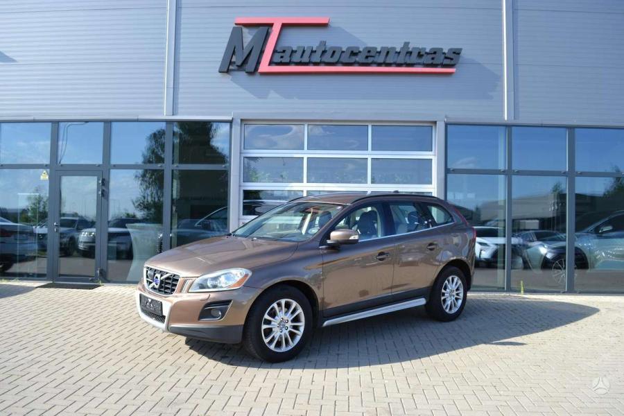 Brown Volvo XC60 2009 in Vilnius, with an engine capacity of 2.40 L and mileage of 396 thousand km for 6500 €, photo 1 on AUTOMOTO.COM.LV