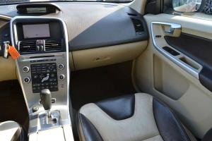 Brown Volvo XC60 2009 in Vilnius, with an engine capacity of 2.40 L and mileage of 396 thousand km for 6500 €, photo 16 on AUTOMOTO.COM.LV