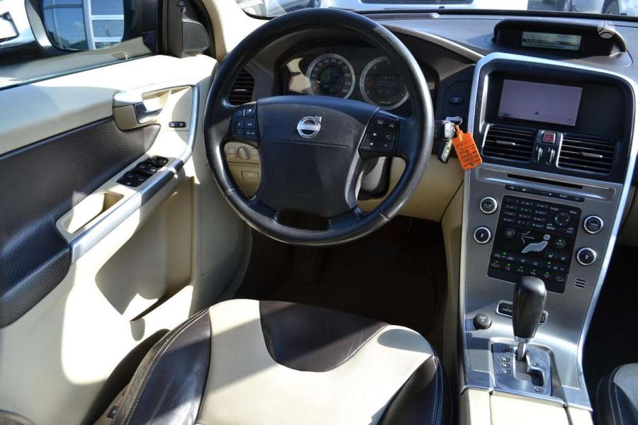 Brown Volvo XC60 2009 in Vilnius, with an engine capacity of 2.40 L and mileage of 396 thousand km for 6500 €, photo 17 on AUTOMOTO.COM.LV