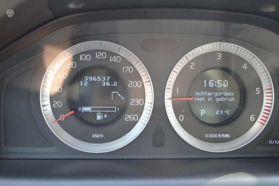 Brown Volvo XC60 2009 in Vilnius, with an engine capacity of 2.40 L and mileage of 396 thousand km for 6500 €, photo 27 on AUTOMOTO.COM.LV