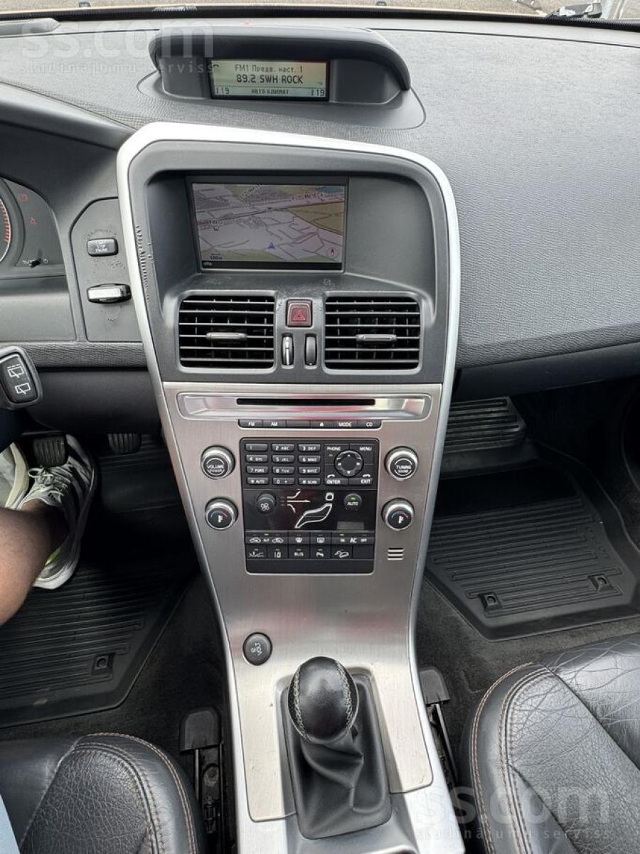 Brūns Volvo XC60 2009 Rīga, ar dzinēja tilpumu 2.40 L un nobraukumu 360 tūkst. km par 6690 €, foto 10 vietnē AUTOMOTO.COM.LV