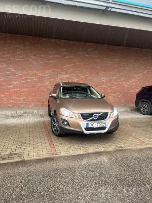Brūns Volvo XC60 2009 Liepāja, ar dzinēja tilpumu 3.00 L un nobraukumu 322 tūkst. km par 5550 €, foto 3 vietnē AUTOMOTO.COM.LV
