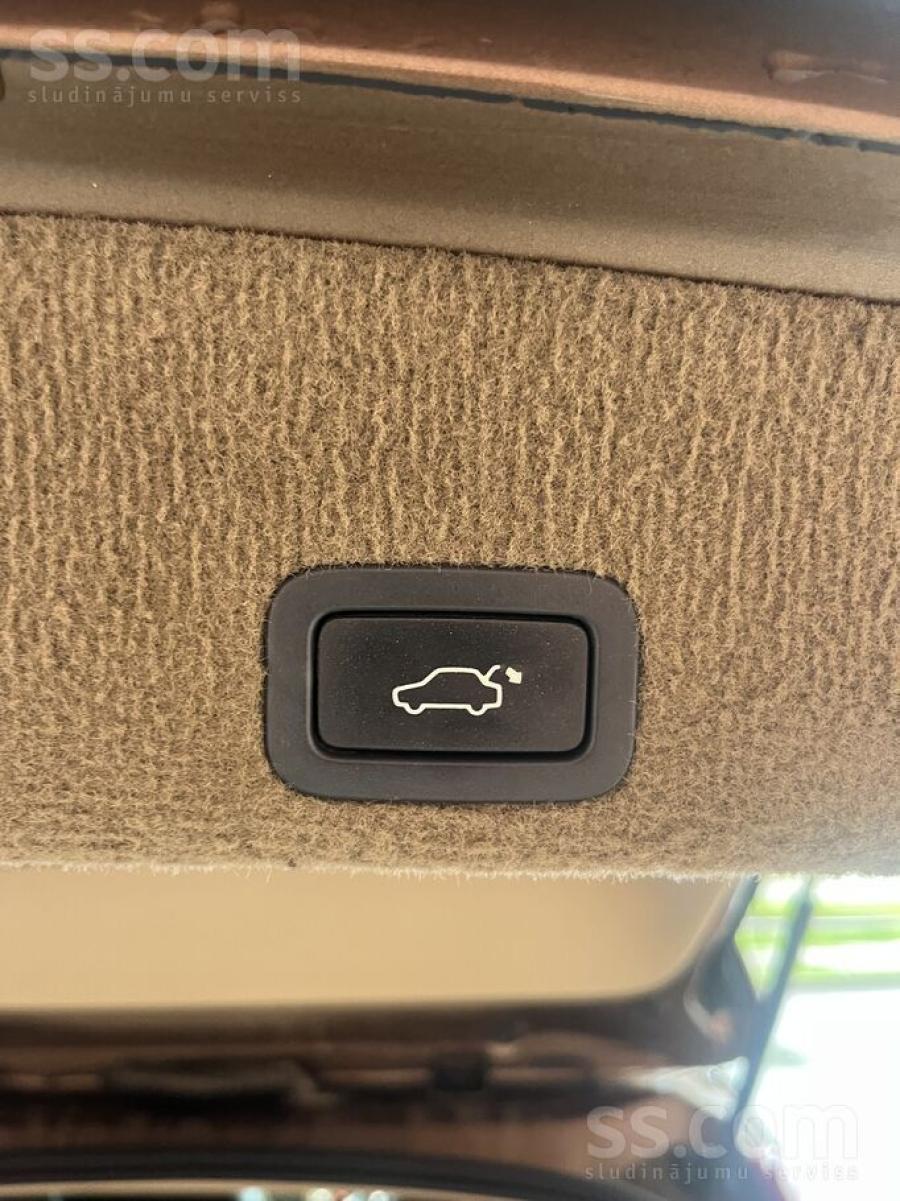 Brūns Volvo XC60 2009 Liepāja, ar dzinēja tilpumu 3.00 L un nobraukumu 322 tūkst. km par 5550 €, foto 5 vietnē AUTOMOTO.COM.LV