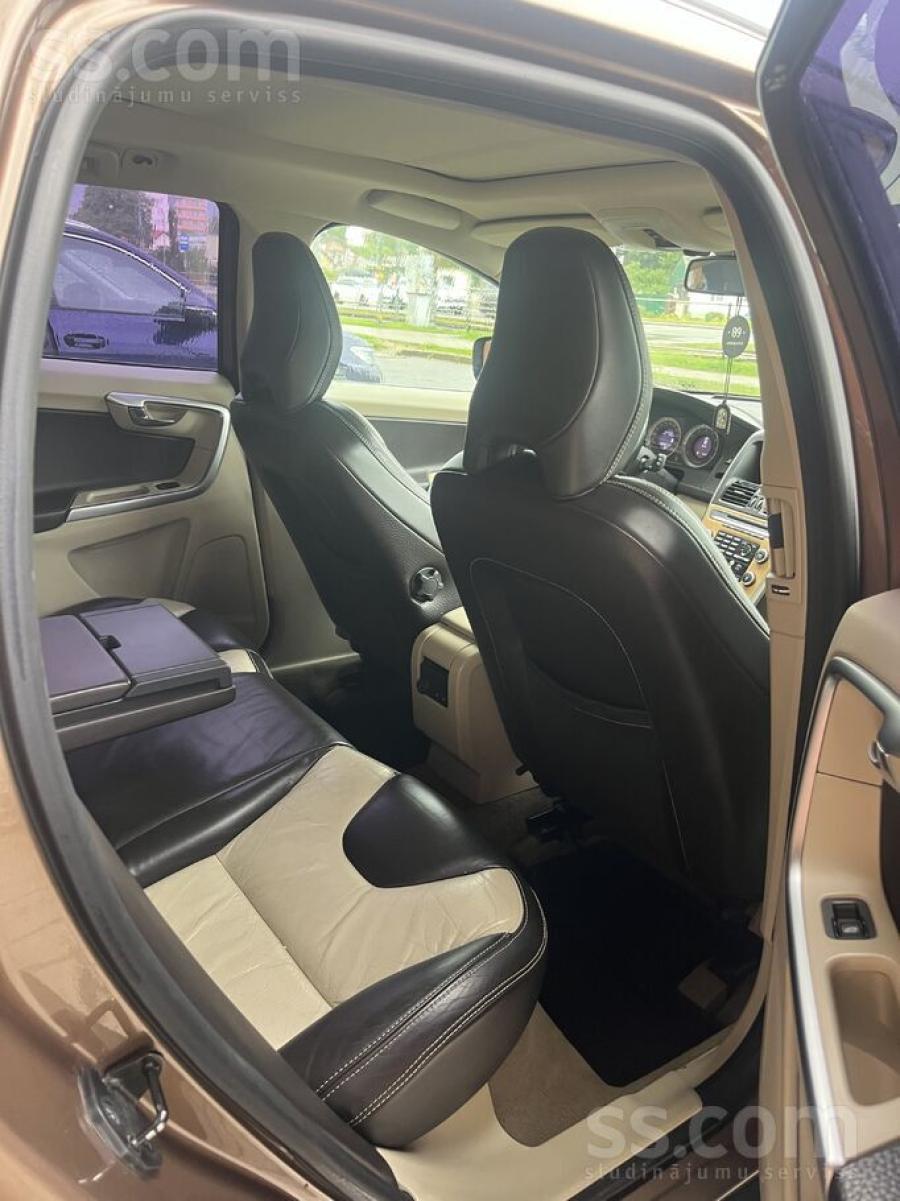 Brūns Volvo XC60 2009 Liepāja, ar dzinēja tilpumu 3.00 L un nobraukumu 322 tūkst. km par 5550 €, foto 8 vietnē AUTOMOTO.COM.LV