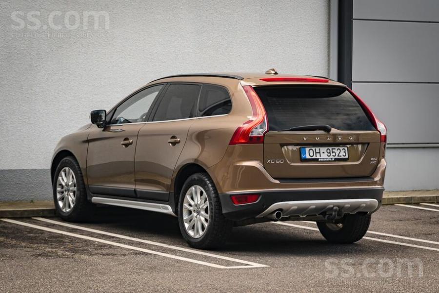 Brūns Volvo XC60 2009 Rīga, ar dzinēja tilpumu 2.40 L un nobraukumu 288 tūkst. km par 5500 €, foto 7 vietnē AUTOMOTO.COM.LV