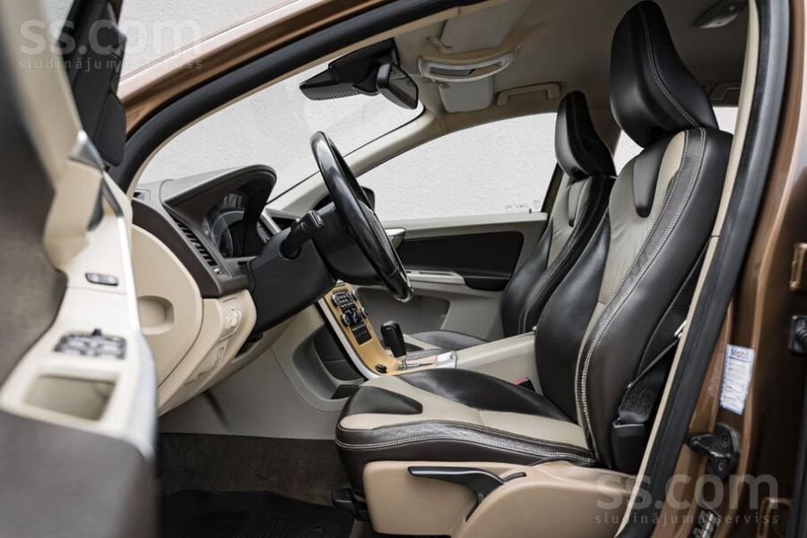 Brūns Volvo XC60 2009 Rīga, ar dzinēja tilpumu 2.40 L un nobraukumu 288 tūkst. km par 5500 €, foto 10 vietnē AUTOMOTO.COM.LV