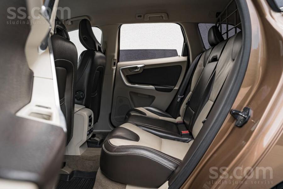 Brūns Volvo XC60 2009 Rīga, ar dzinēja tilpumu 2.40 L un nobraukumu 288 tūkst. km par 5500 €, foto 12 vietnē AUTOMOTO.COM.LV